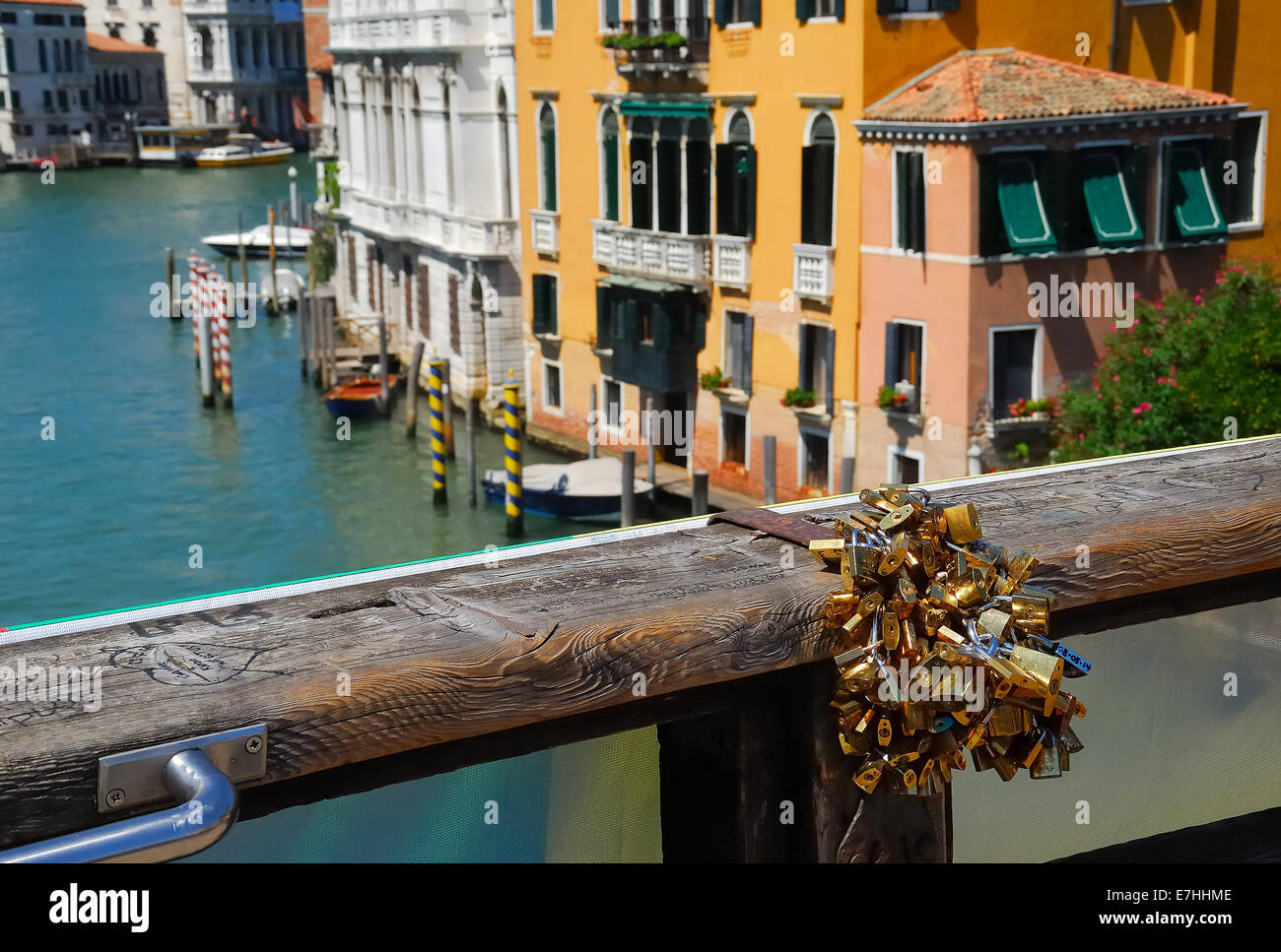 Venice italy love padlocks hi-res stock photography and images - Alamy