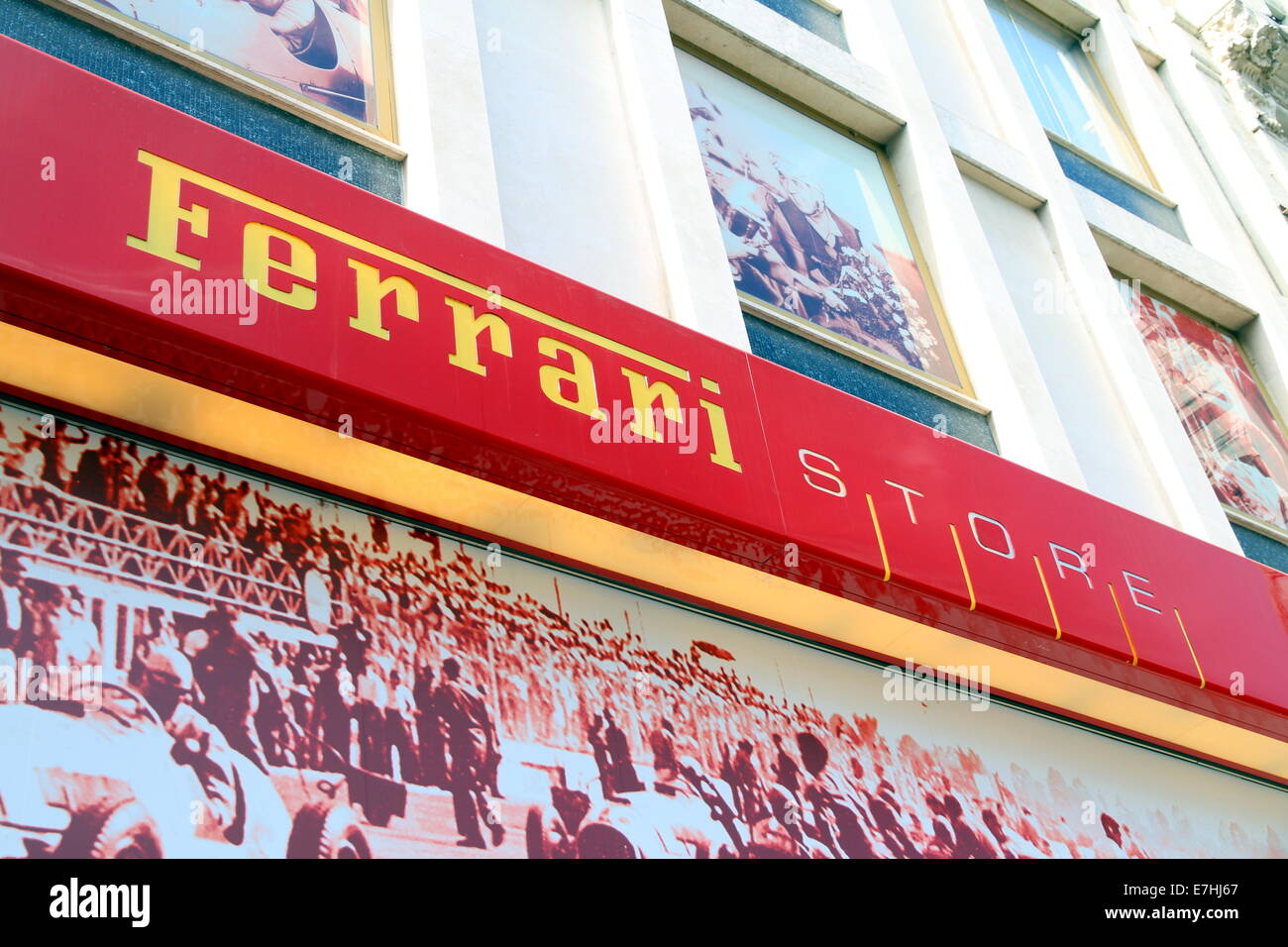 Ferrari Sign Stock Photos & Ferrari Sign Stock Images - Alamy