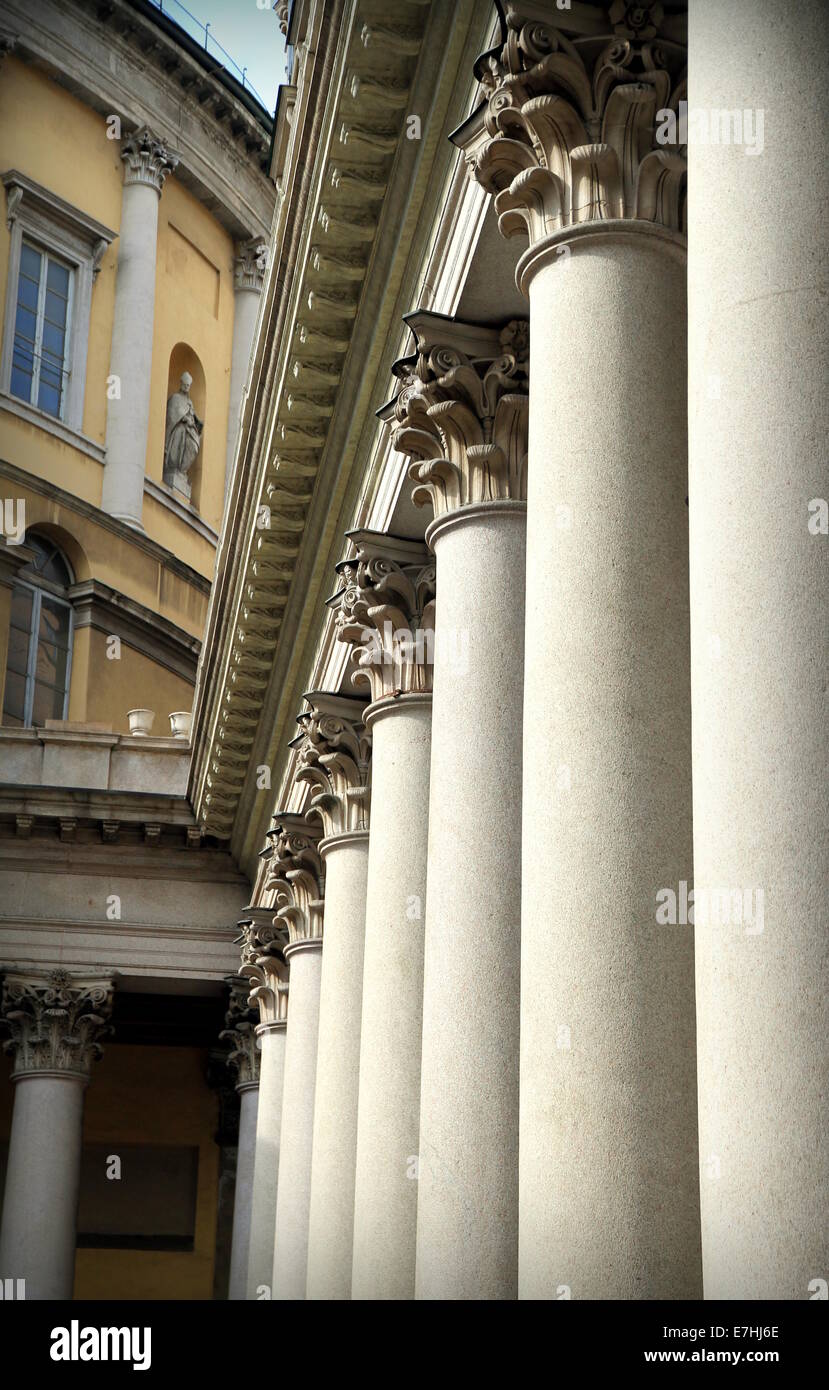 Historical pillars hi-res stock photography and images - Alamy