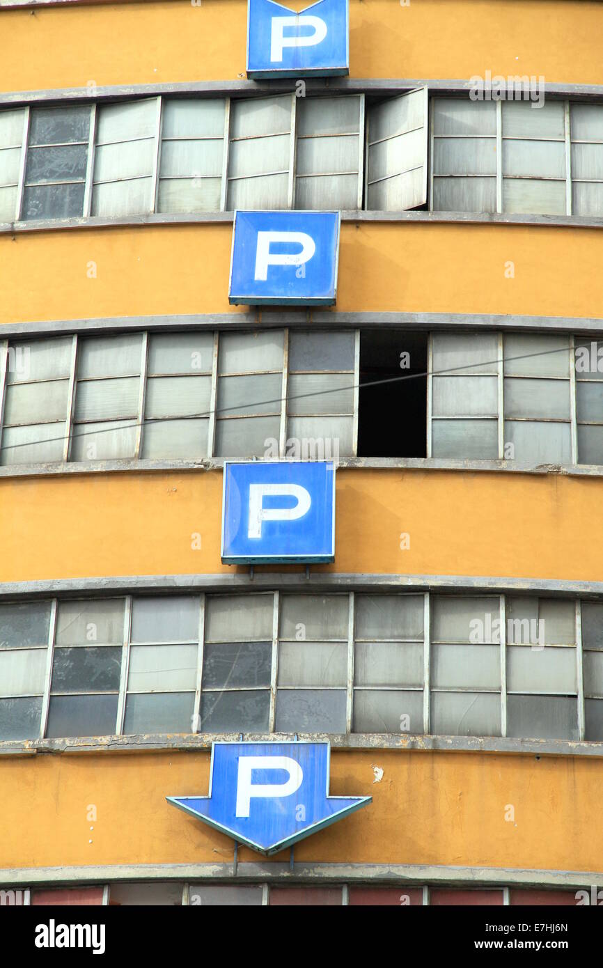 Parking garage cars hi-res stock photography and images - Alamy