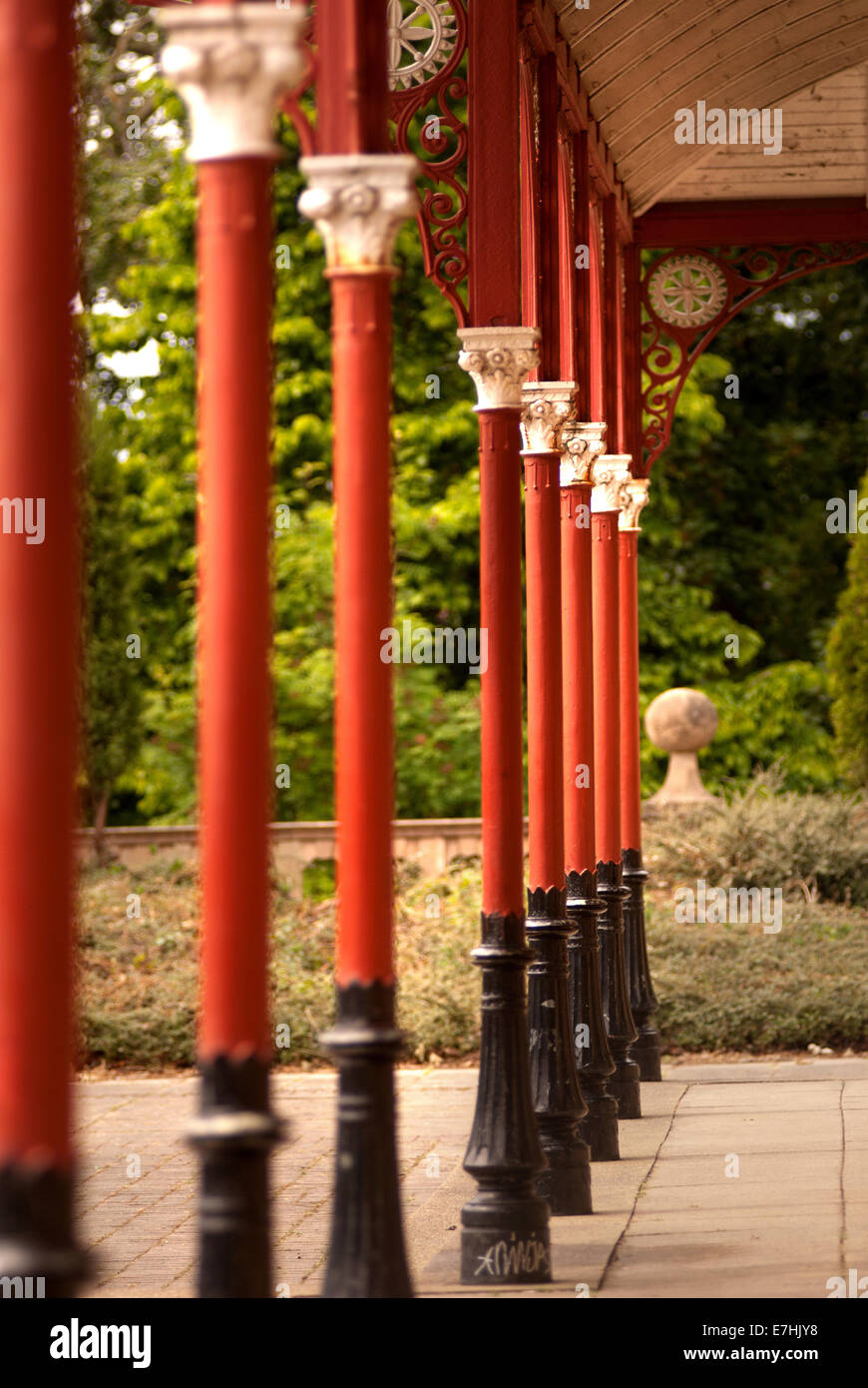 Cast Iron Supports Stock Photos & Cast Iron Supports Stock Images - Alamy