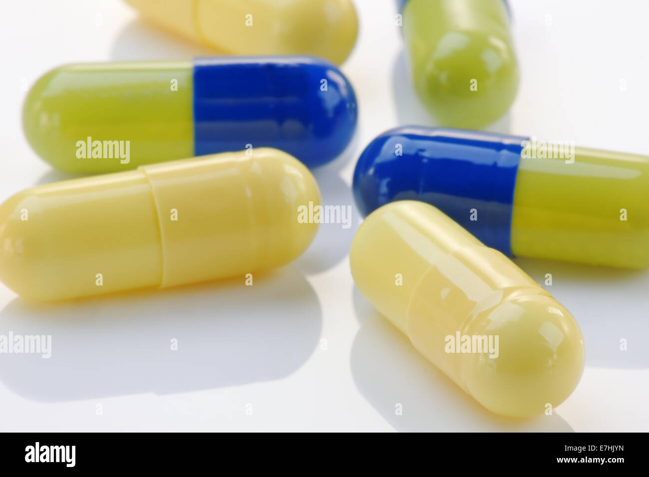 Medicinal capsules hi-res stock photography and images - Alamy