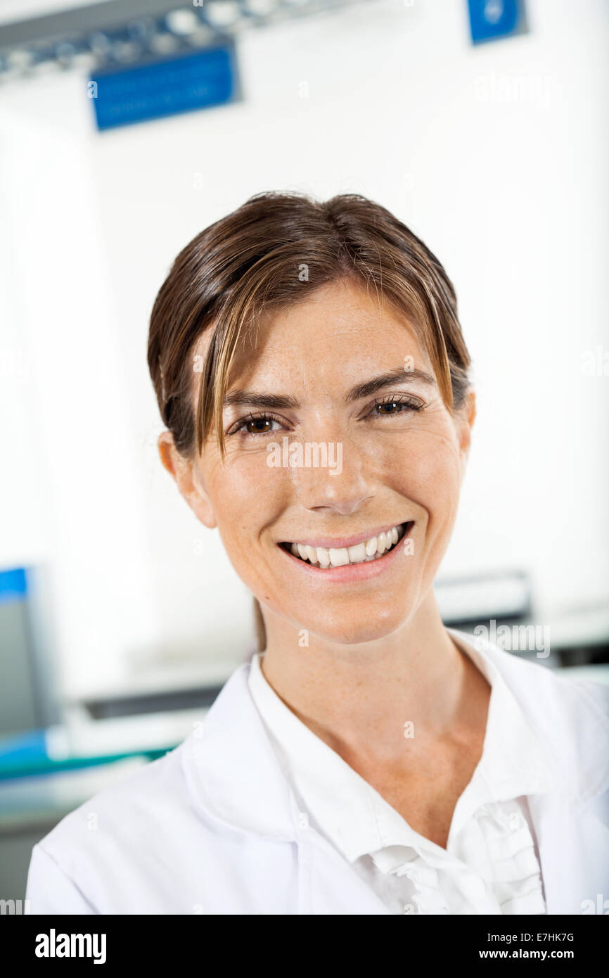 Hematology laboratory technician hi-res stock photography and images ...