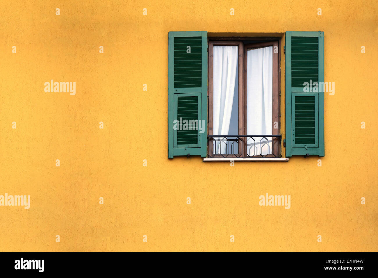 Yellow red wood old window hi-res stock photography and images - Alamy
