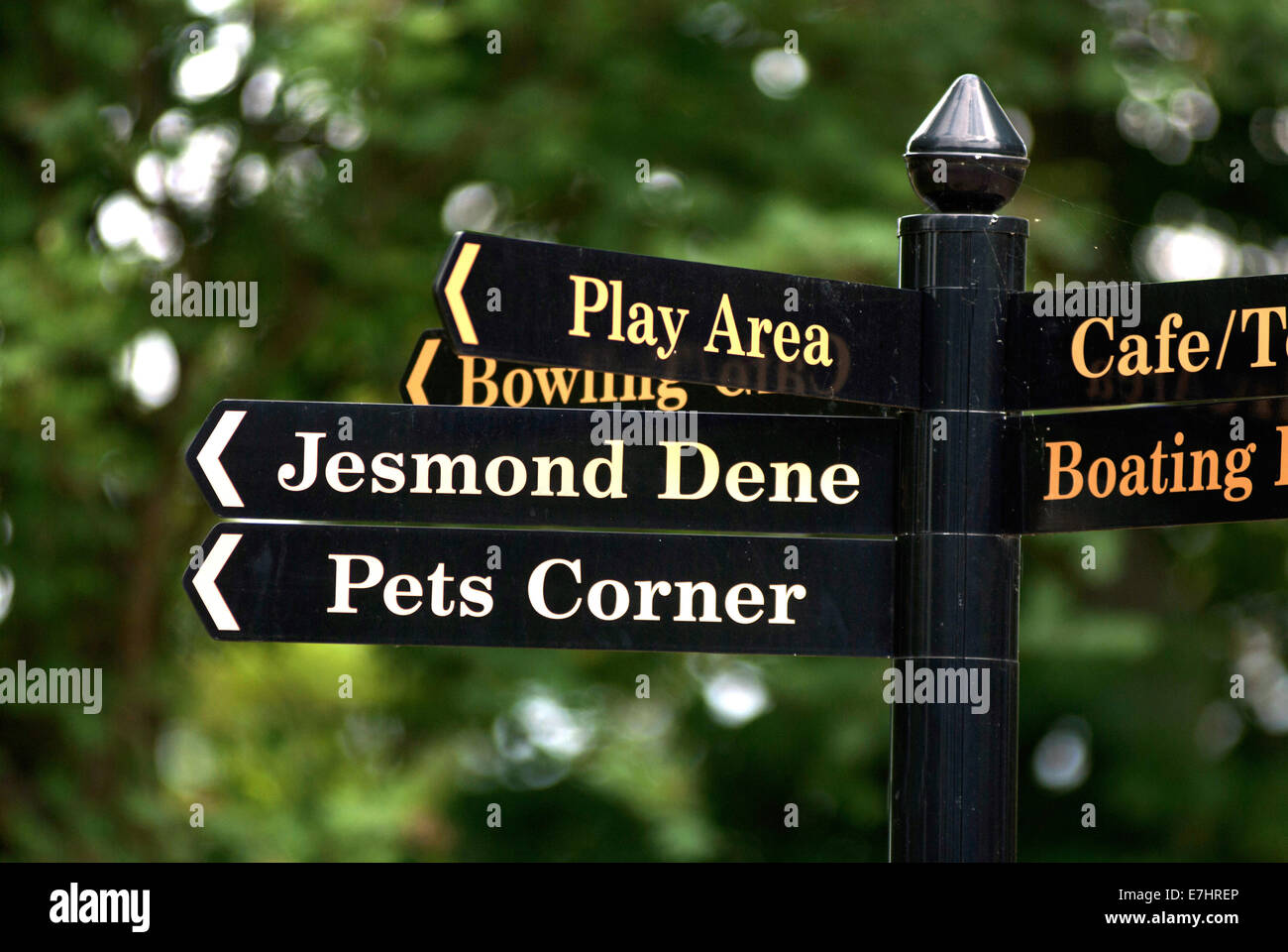 Directions sign, Jesmond Dene Stock Photo - Alamy