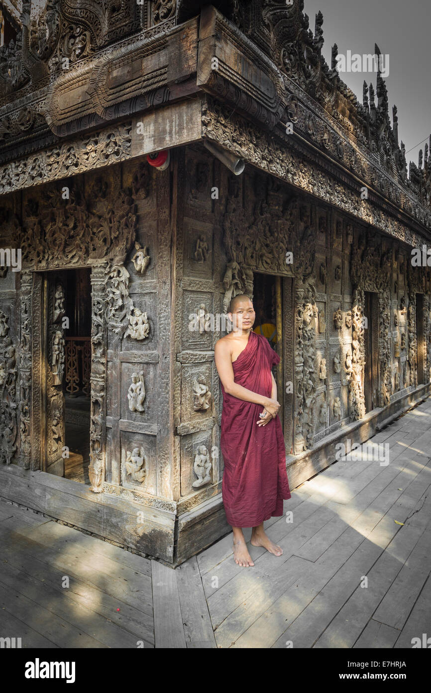The shwenandaw or shwe nandaw hi-res stock photography and images - Alamy