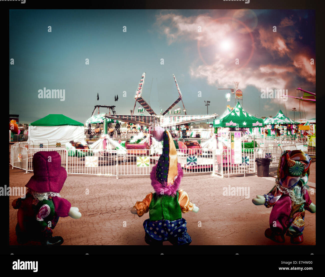 Clowns at fairground hi-res stock photography and images - Alamy