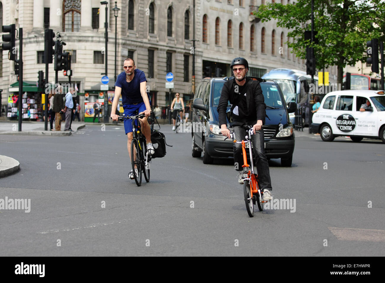 Traffic on a roundabout in Trafalgar Square, London Stock Photo - Alamy