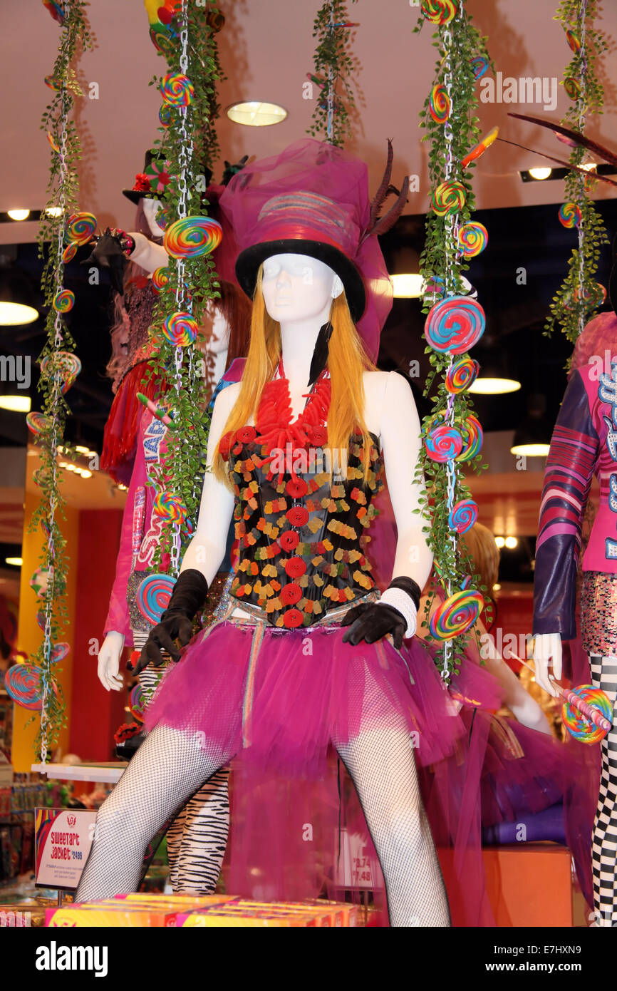 Female mannequin hi-res stock photography and images - Alamy