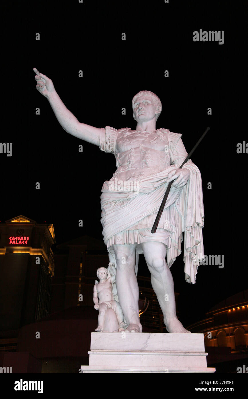 Ceasar statue hi-res stock photography and images - Alamy