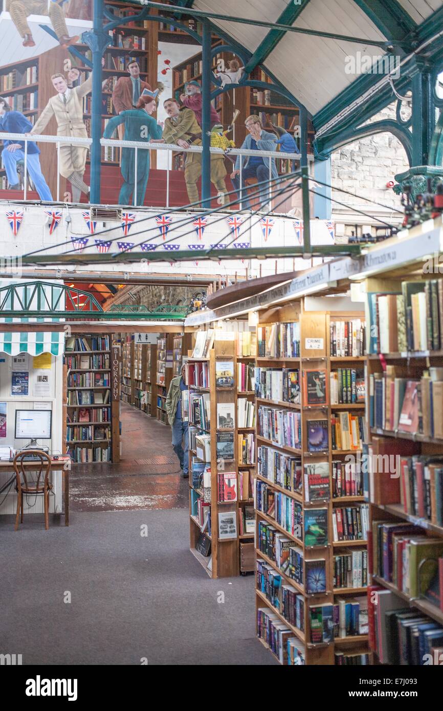 Alnwick station bookshop hi-res stock photography and images - Alamy