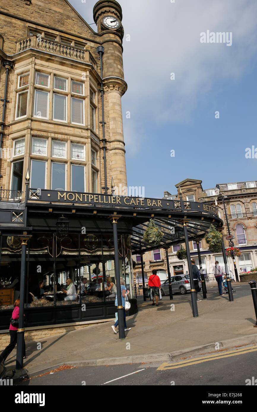 Harrogate Shops and People Stock Photo - Alamy