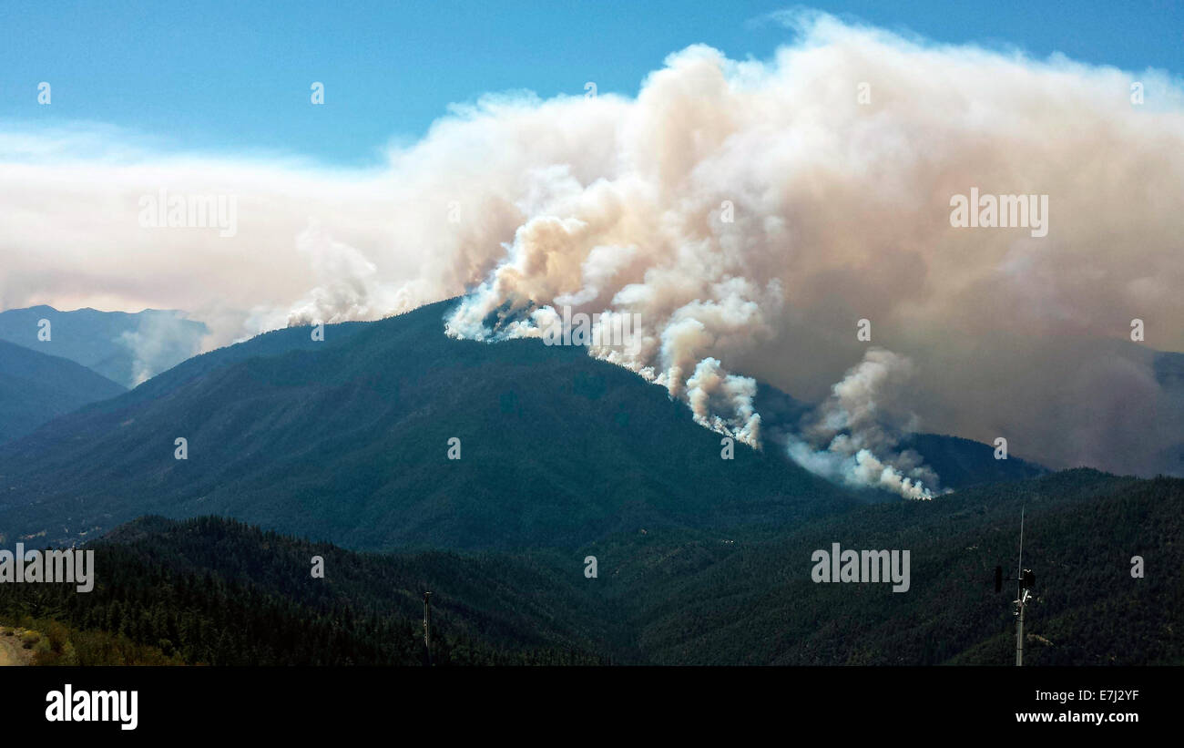 Happy camp complex fire hi-res stock photography and images - Alamy