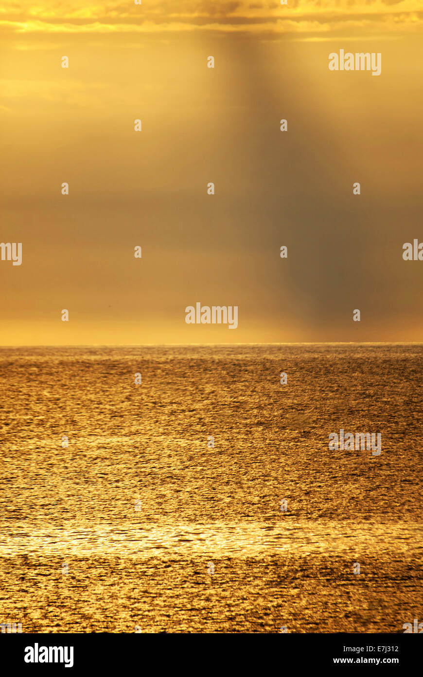 Sunset shaft sunrise cloud hi-res stock photography and images - Alamy