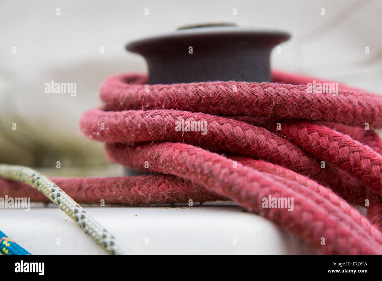 Rope red hi-res stock photography and images - Alamy