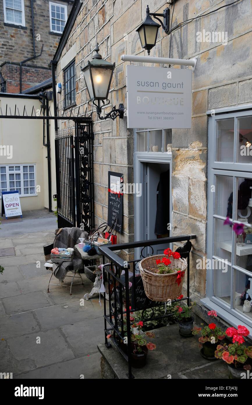 Harrogate Street Scene Stock Photo - Alamy