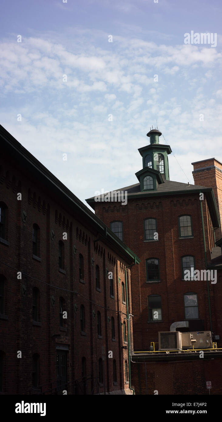 Industrial brick building hi-res stock photography and images - Alamy