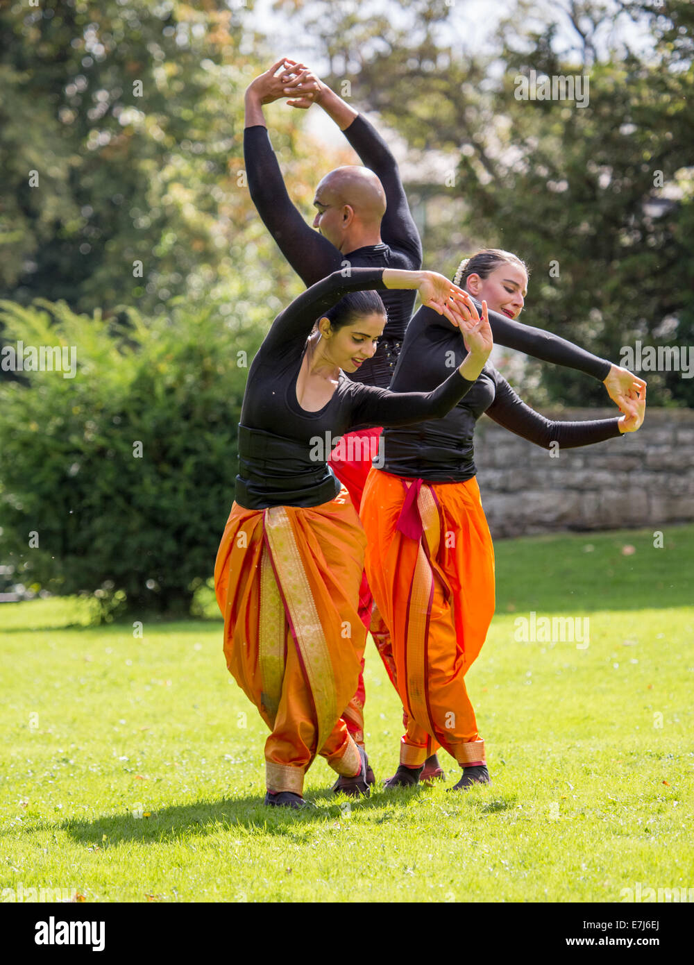 Asian girl cycles hi-res stock photography and images - Alamy
