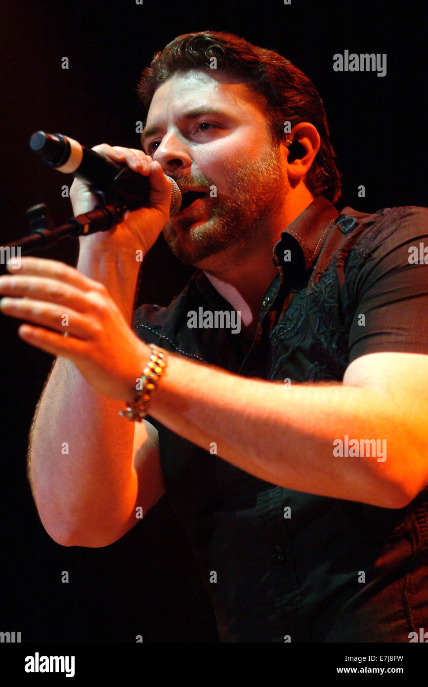 American country artist Chris Young performing at The Country to ...