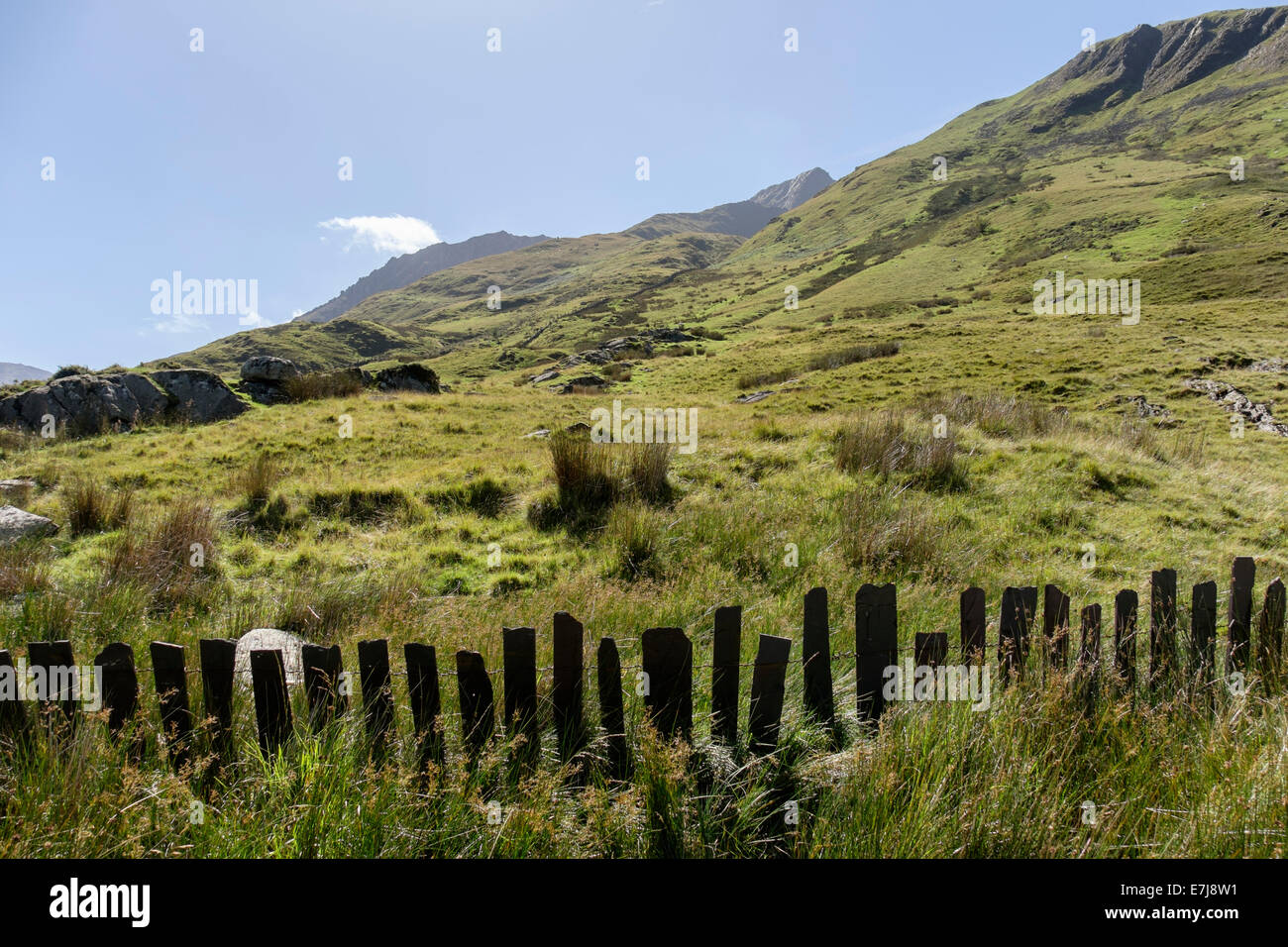 Slate fence hi-res stock photography and images - Alamy