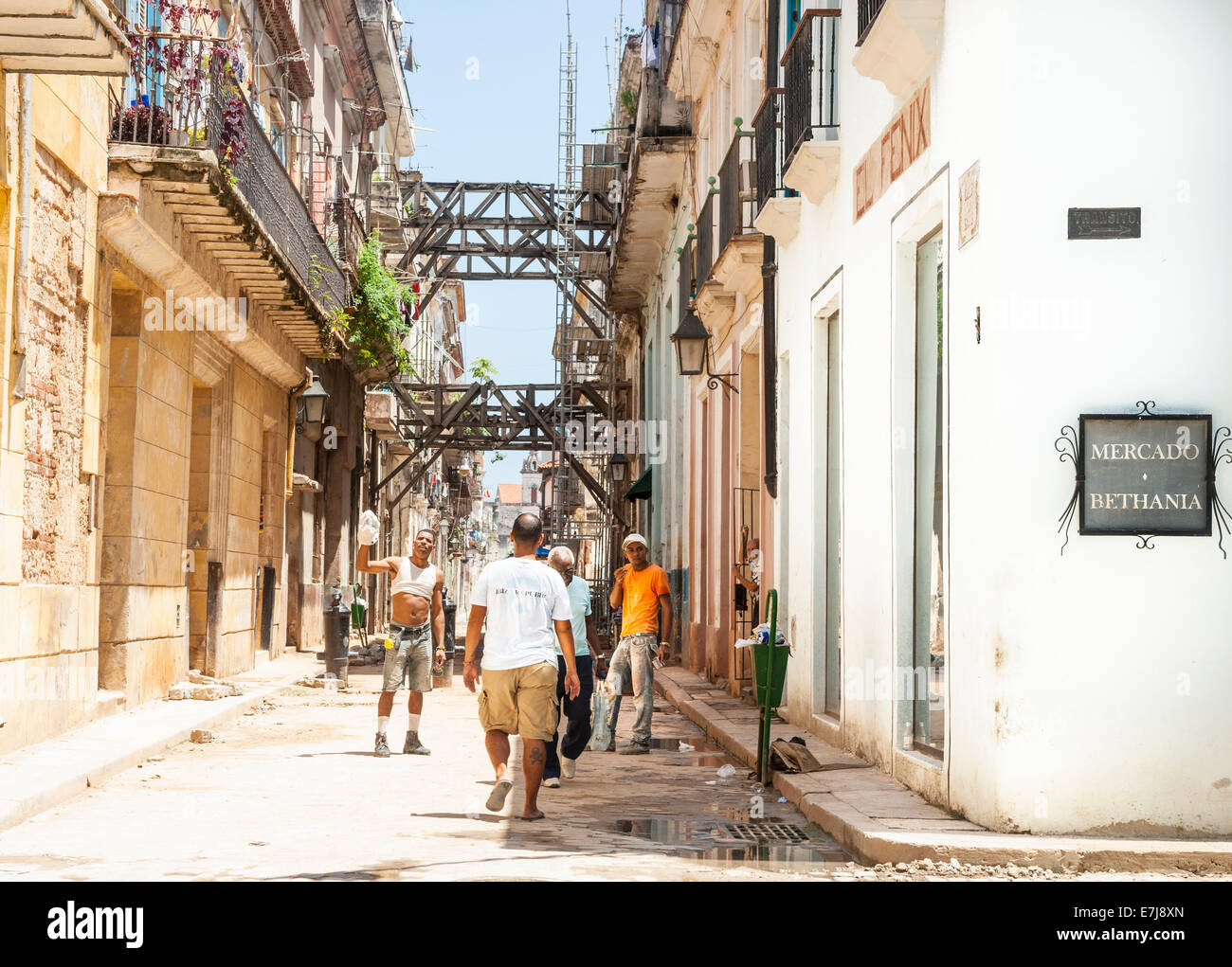 Street scene in Havana, Cuba. Tourists, hustlers and workers mingle on ...