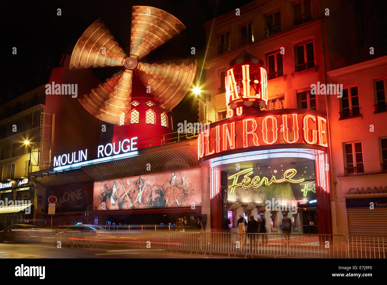 Moulin rouge hi-res stock photography and images - Alamy