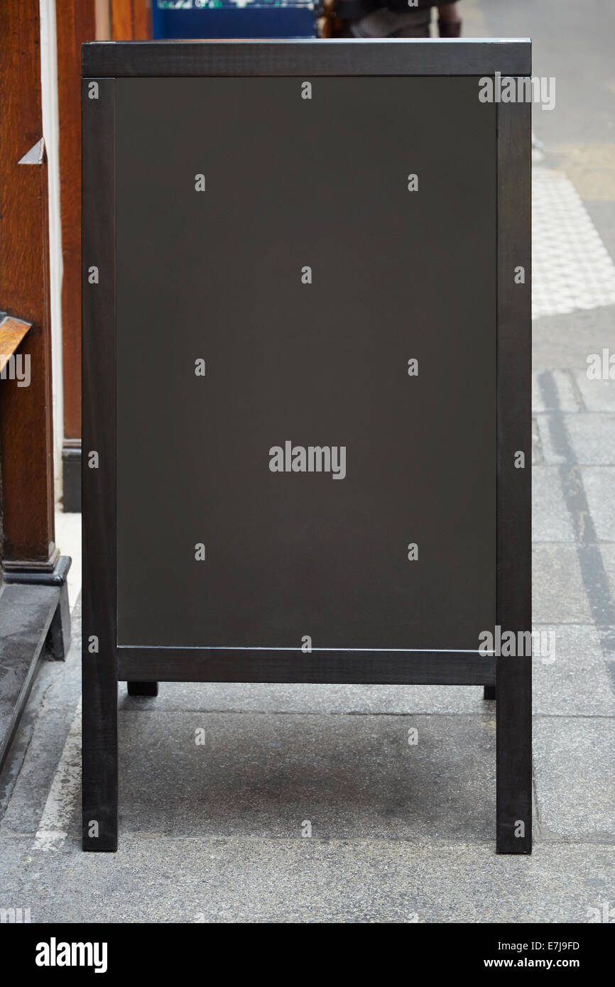 Blackboard on street sidewalk hi-res stock photography and images - Alamy