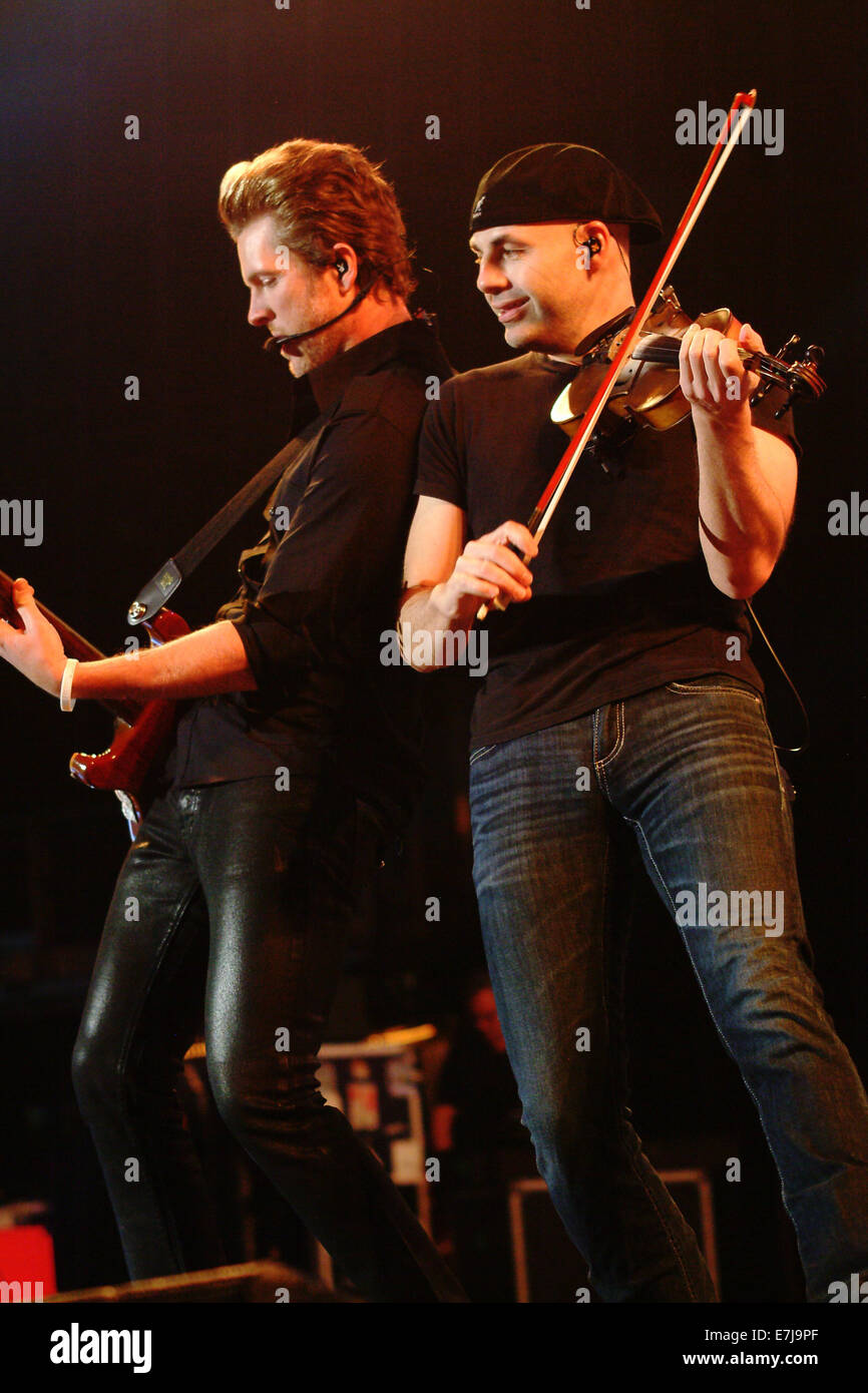 Rascal flatts hi-res stock photography and images - Alamy