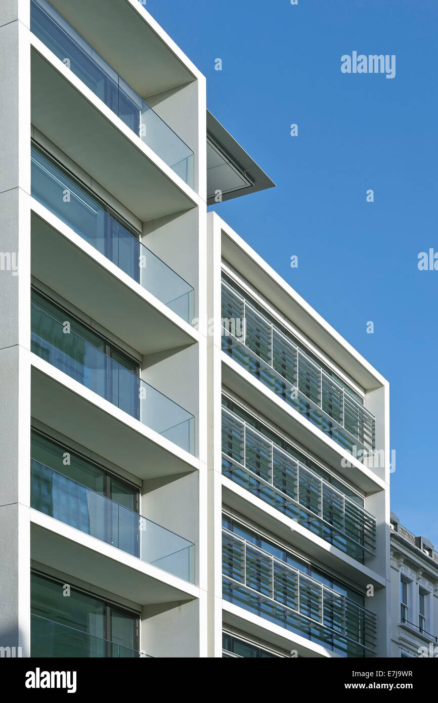 London balcony house view hi-res stock photography and images - Alamy