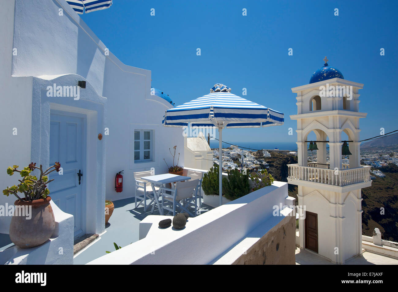 Santorini terrace hi-res stock photography and images - Alamy