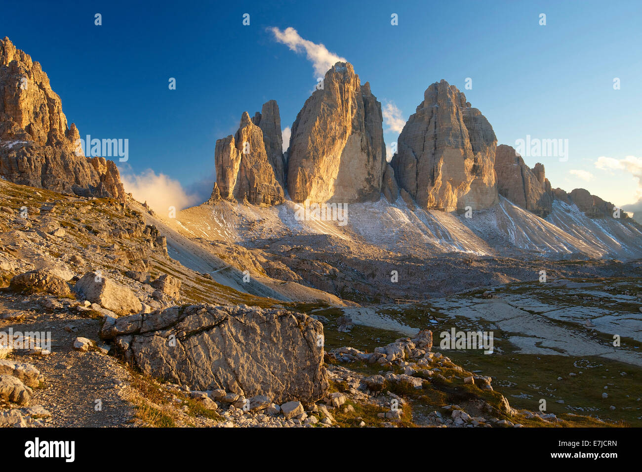 Three merlons, battlement, three peaks of Lavaredo, Italy, Europe, Le ...