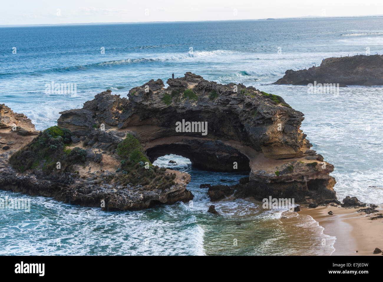 London bridge mornington peninsula rock formation on the coast ...