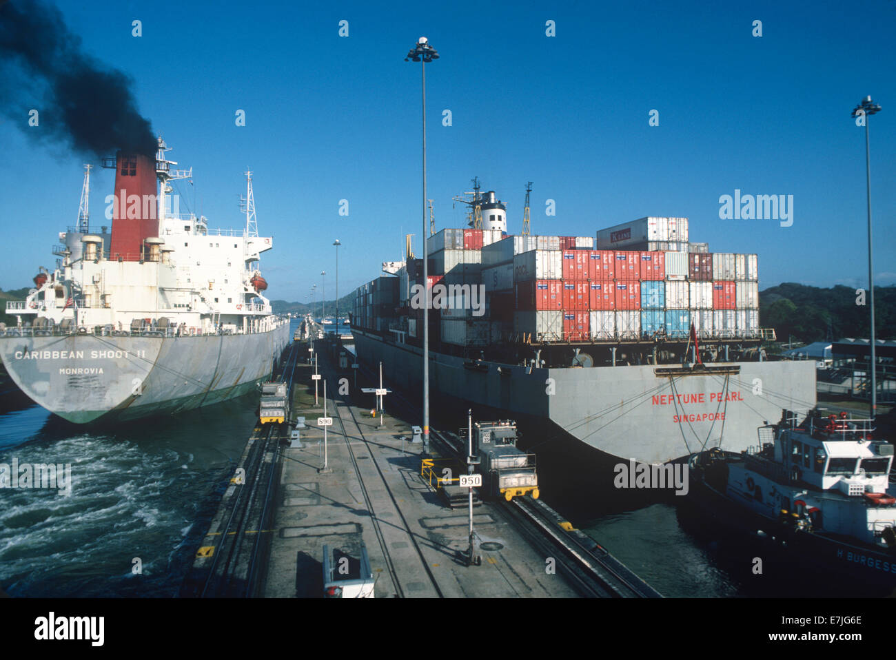 Container ships panama canal hi-res stock photography and images - Alamy