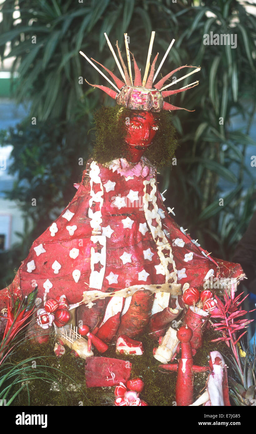 Mexico night of the radishes hi-res stock photography and images - Alamy