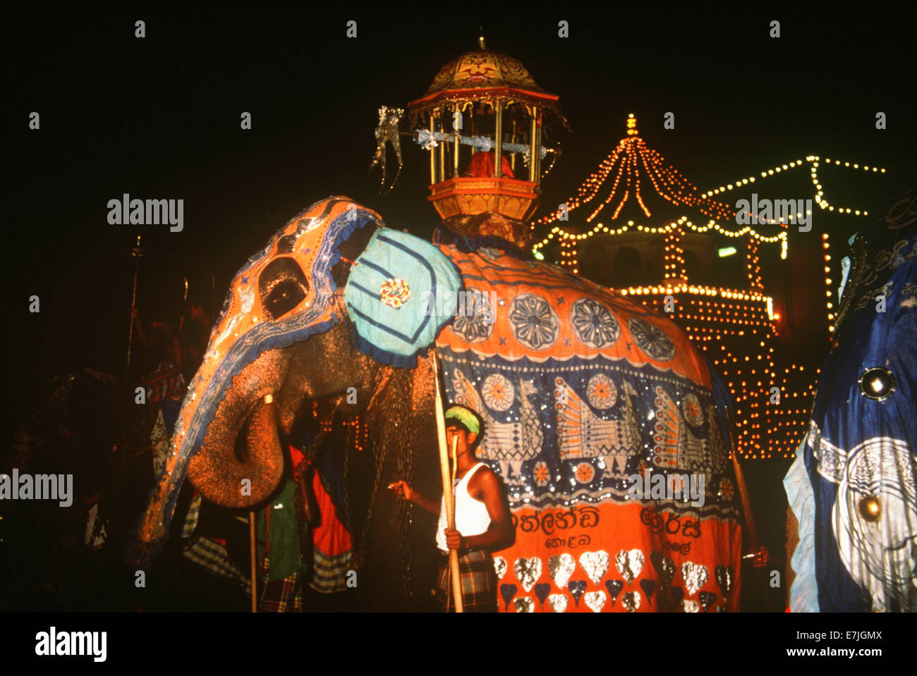 Kandy perahera hi-res stock photography and images - Alamy