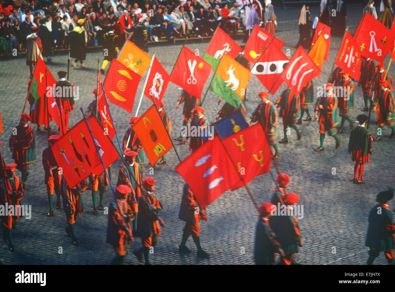 Medieval flags hi-res stock photography and images - Alamy