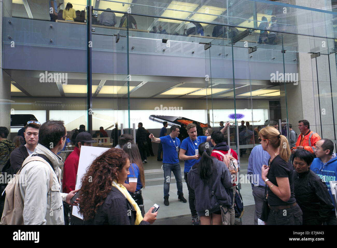 Sydney, Australia. 19th September, 2014. Apple customers queue to buy ...