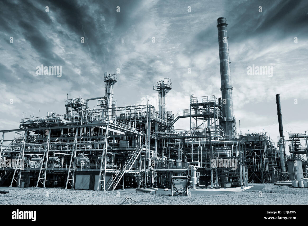 oil refinery industry, entire refinery Stock Photo - Alamy