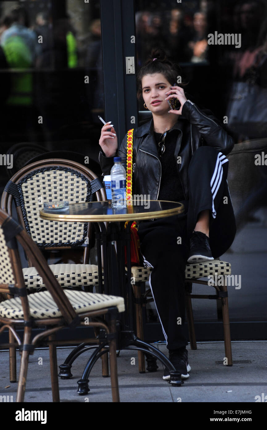 Pixie Geldof and Daisy Lowe enjoy coffee and cigarettes after joining ...