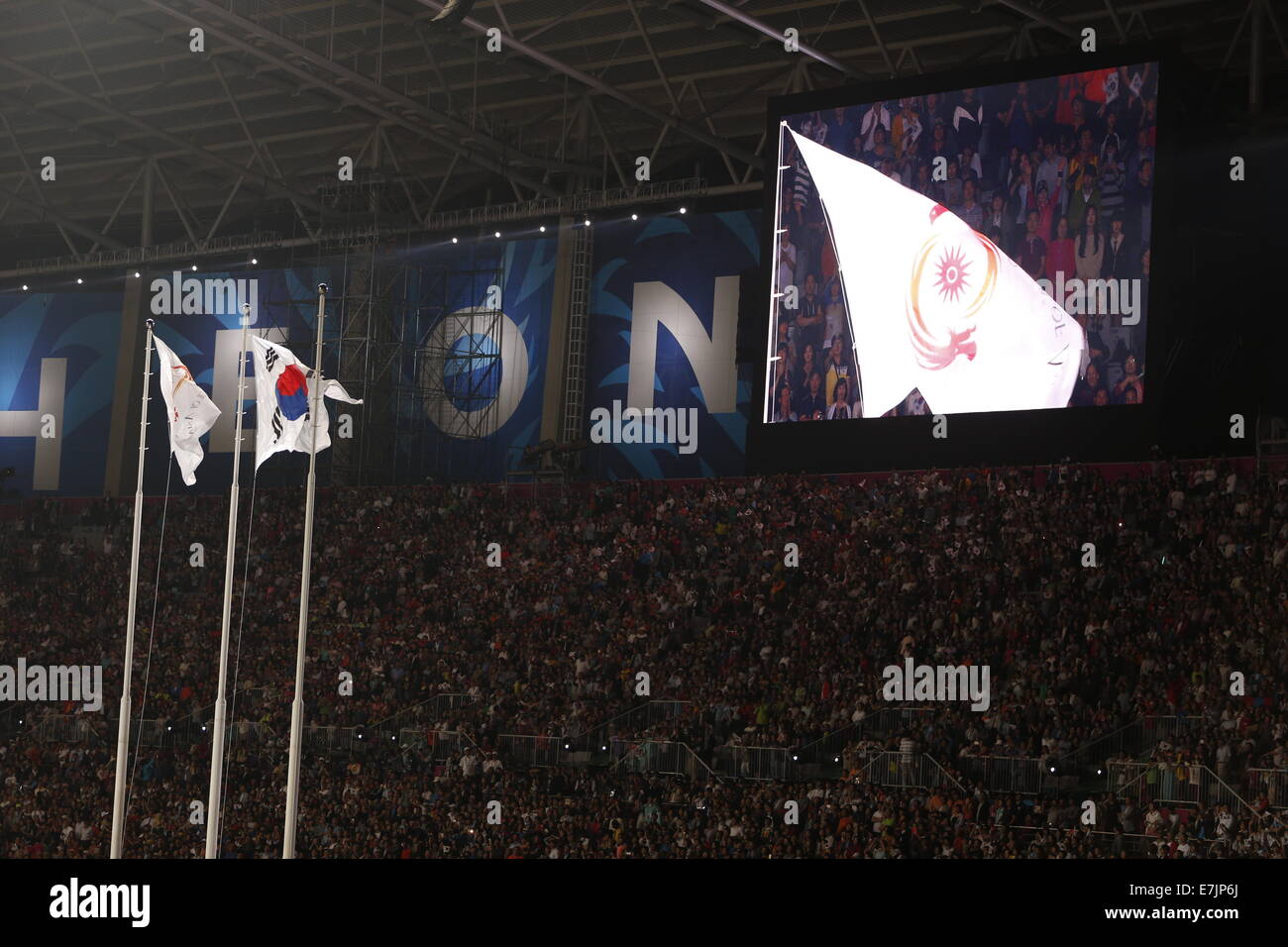 Incheon, South Korea. 19th Sep, 2014. The flags of South Korea (R) and ...