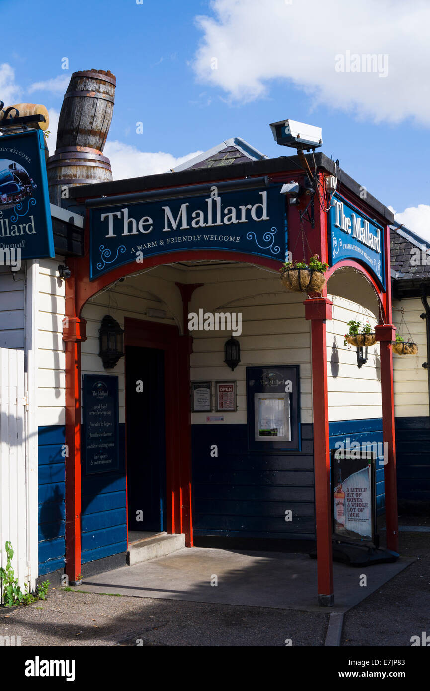 Dingwall station hi-res stock photography and images - Alamy