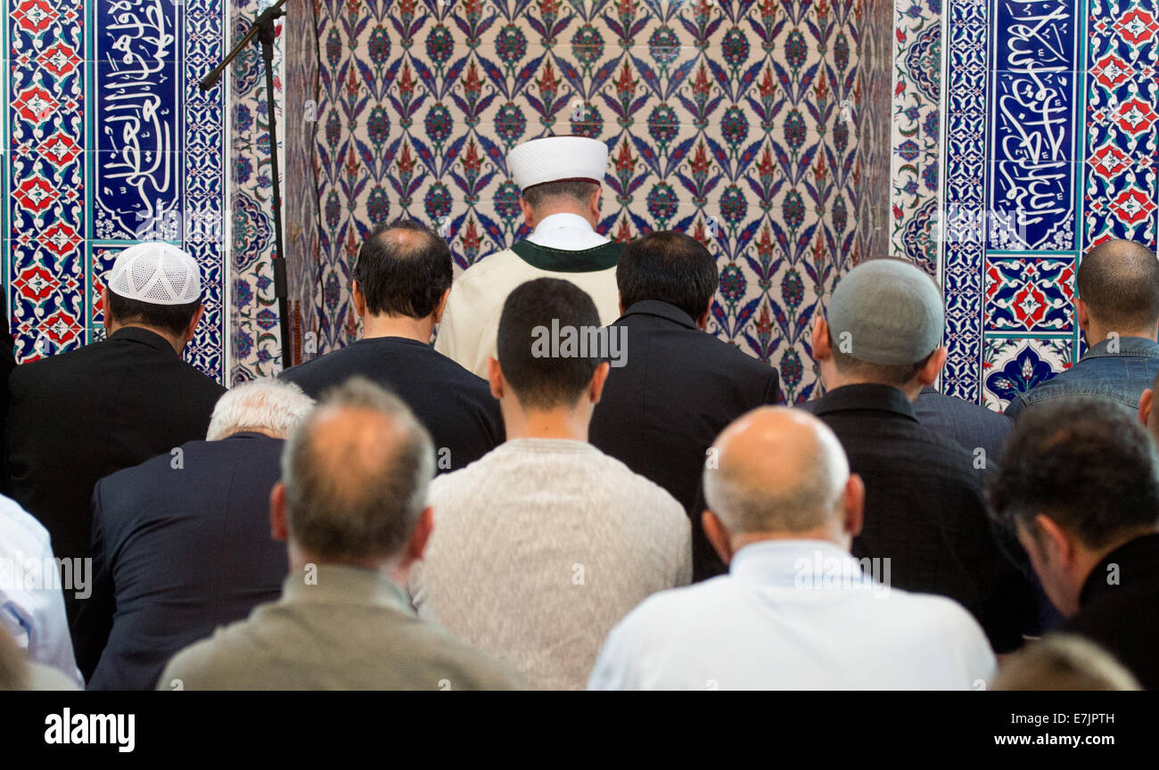 Ronnenberg, Germany. 19th Sep, 2014. Muslims participate in the ...