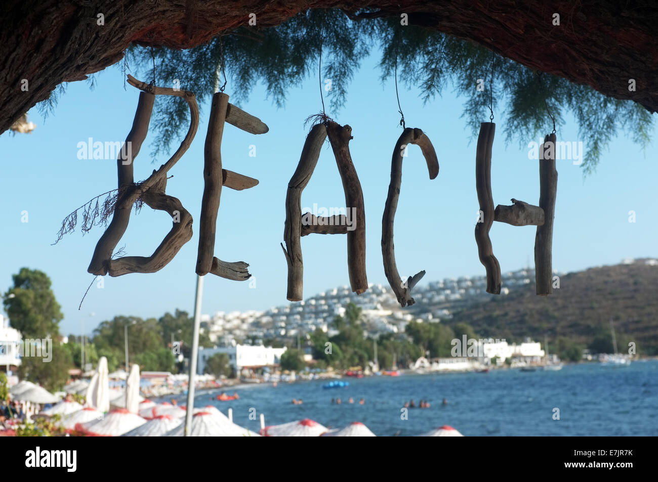 Handmade "Beach" word in wooden letters Stock Photo - Alamy