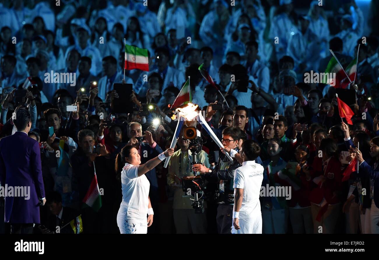 Incheon, South Korea. 19th Sep, 2014. South Korean baseball slugger Lee ...