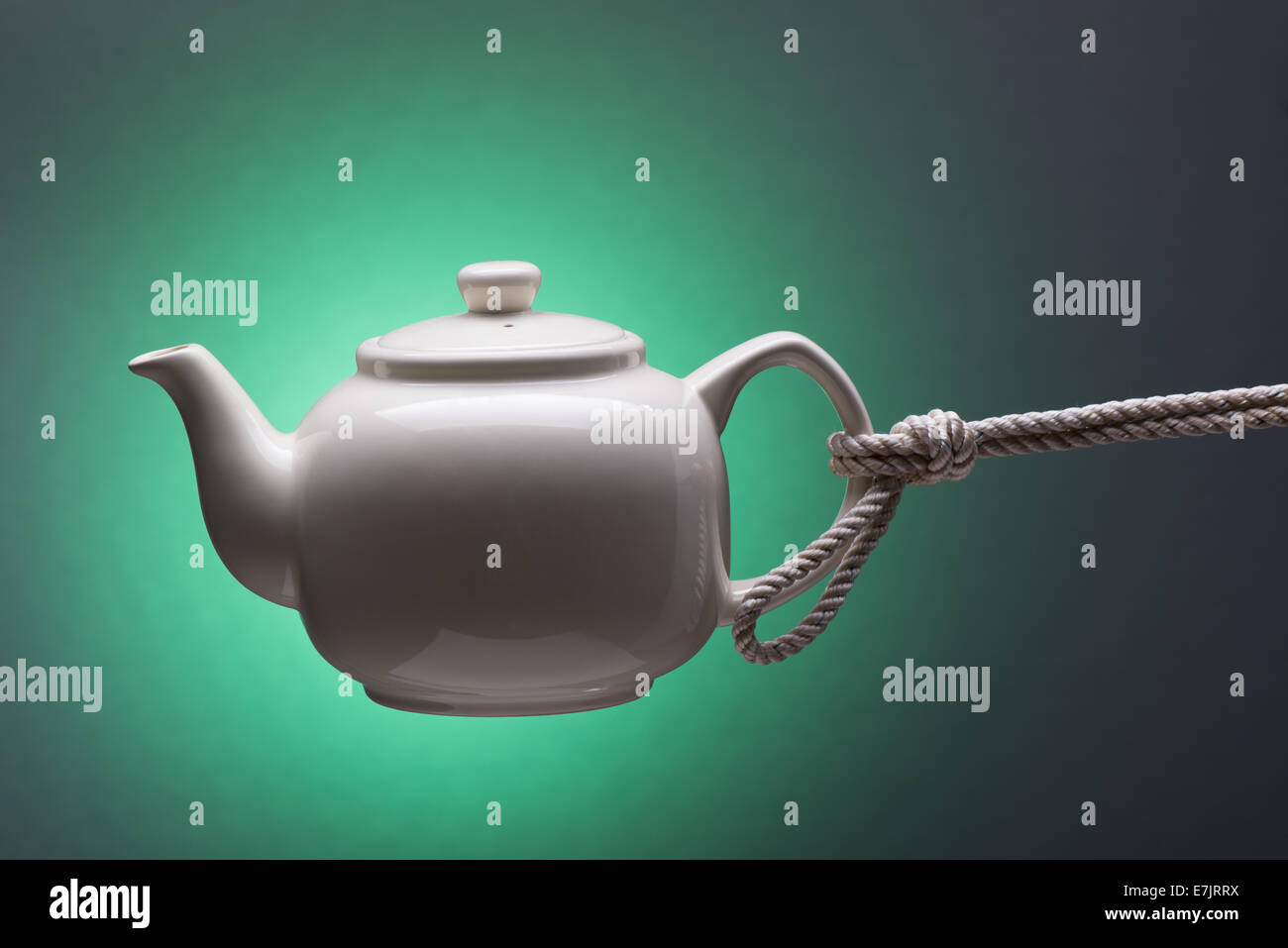 White cup held hi-res stock photography and images - Alamy