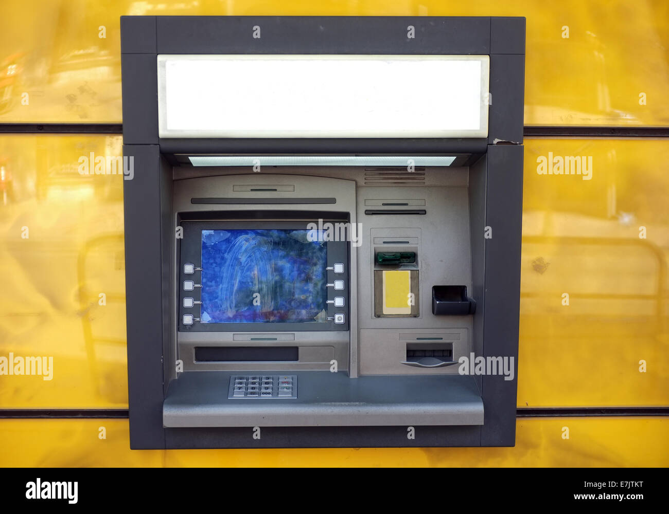 Credit card vending machine hi-res stock photography and images - Alamy