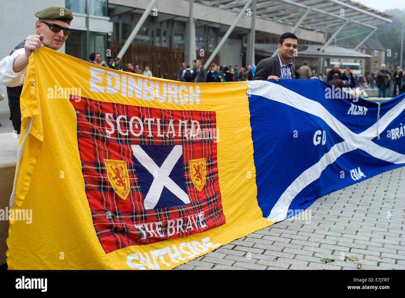 Man holding scottish flag hi-res stock photography and images - Alamy