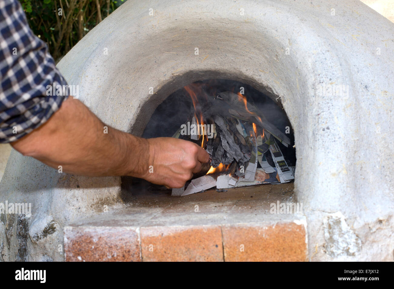 earth clay cob oven project. Construction now completed just about time ...