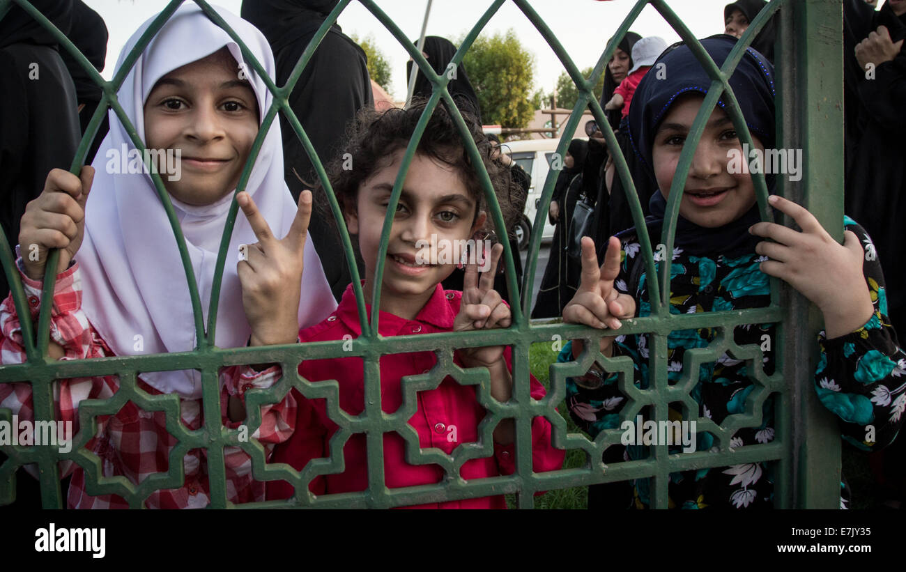 Bahraini children hi-res stock photography and images - Alamy