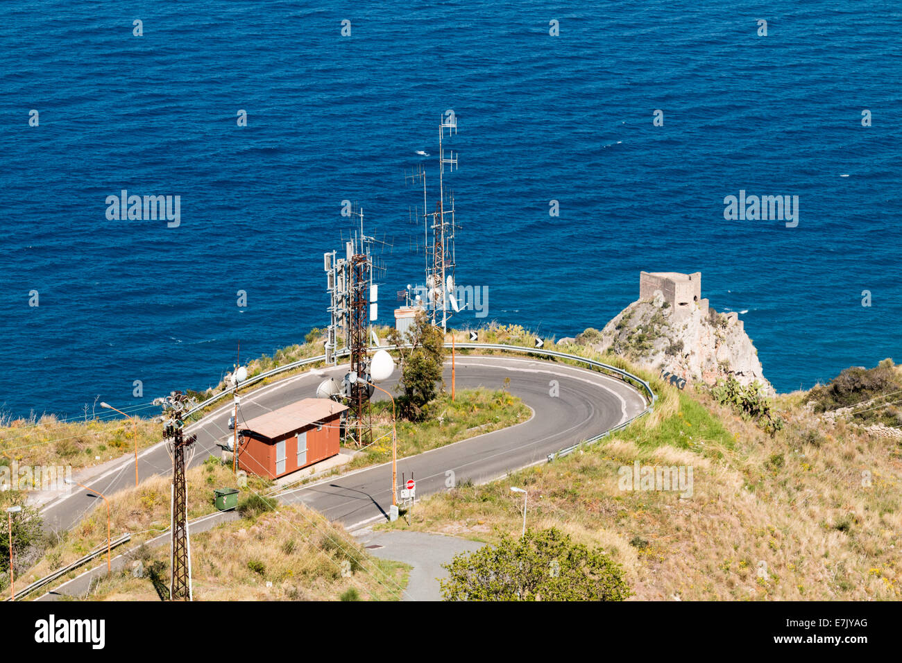 Microwave repeater station hi-res stock photography and images - Alamy